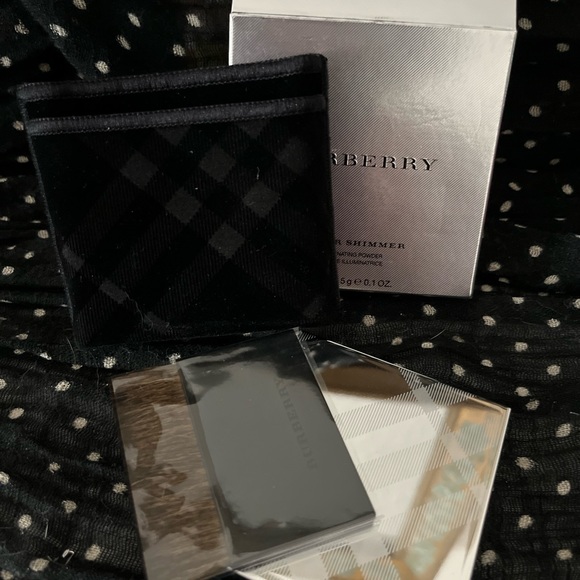 Burberry | Makeup | Burberry Ltd Edition Illuminating Powder New In Box ...